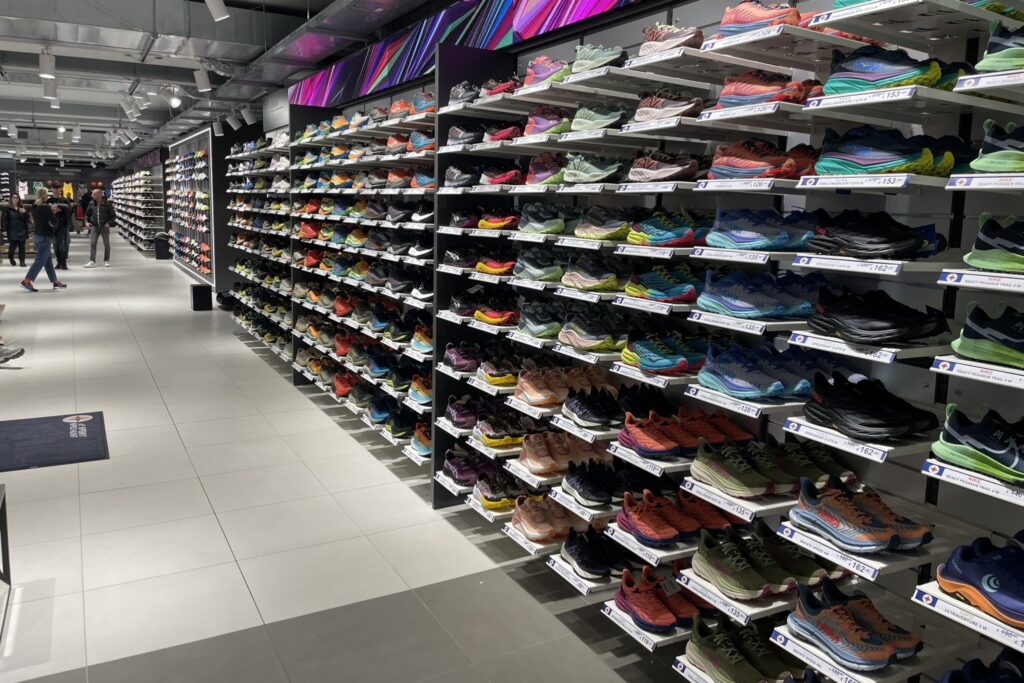 DF Sport Specialist, nuovo megastore di tre piani a Lissone. Grande ...